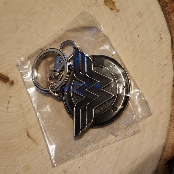 DC Comics | Accessories | Dc Comics Womder Woman Silver Keychain New ...